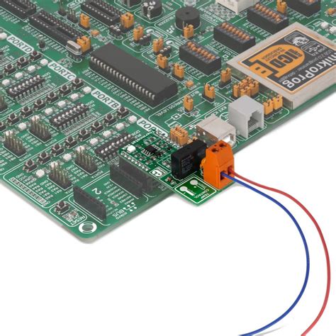 thermostat click — board with max7502 digital temperature sensor