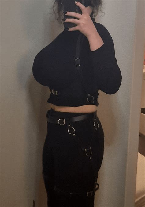 Big Tiddies Flat Ass Rbigtiddygothgf