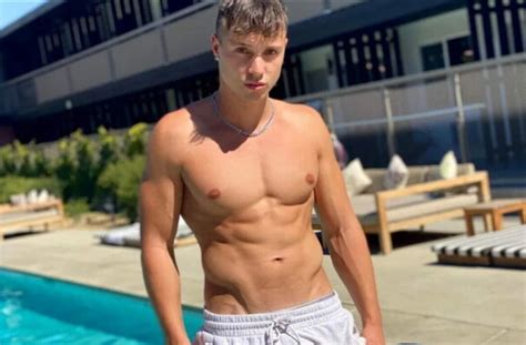 Tayo Ricci Age Height Weight Career Net Worth And More