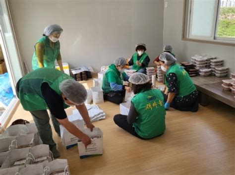 울진군 울진읍 지역사회보장협의체 `마음담은 김치·반찬` 전달 꽁지환경늬우스
