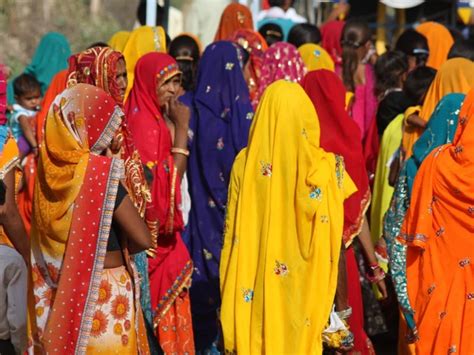 Una Mujer Es Obligada A Marchar Desnuda Por Un Pueblo En La India Como