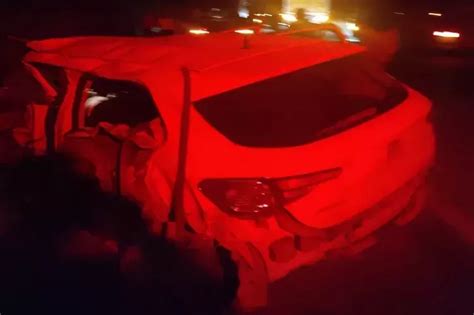 VÍdeo Carro Bate De Frente Com Caminhão Na Br 364 E Quatro Pessoas