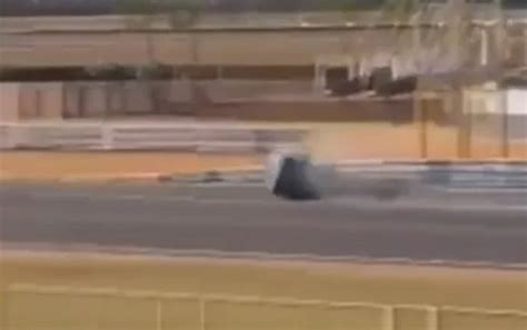 Piloto de carro que capotou várias vezes e voou durante evento no