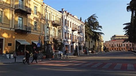 სუხიშვილები ლიზა ბათიაშვილი Loudspeakers 9 მაისს ათონელის ქუჩაზე