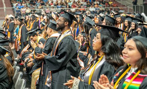 The Newsroom Utrgv Spring Commencement Sees More Than 4 000 Vaqueros
