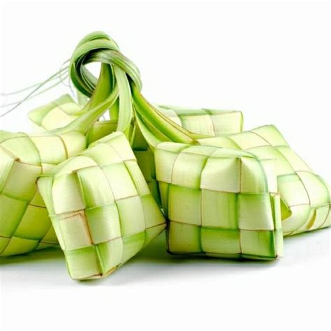 LEZATNYA KETUPAT LEBARAN SEDALAM MAKNA SIMBOLIKNYA MadrasahAbi Umi