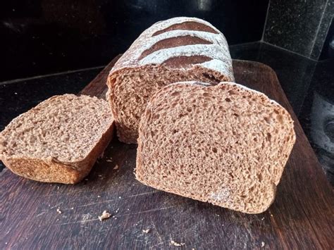 De coloração escura sabor potente marcante e levemente adocicado