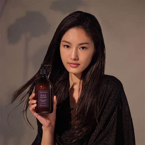 Scentence 센텐스 Scent • Science • Solution 피부과학에 향을 더하다