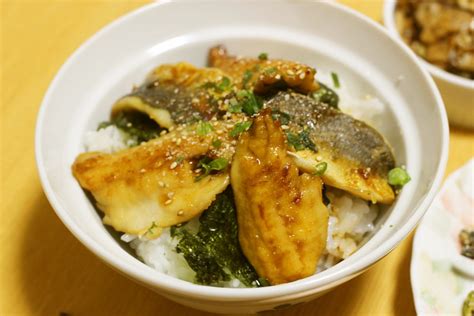 夫が愛する♡アジの蒲焼丼 By ＊実月＊ 【クックパッド】 簡単おいしいみんなのレシピが349万品