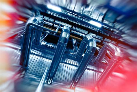 산업 공장 다양한 메커니즘및 금속 파이프 톤 이미지 모션 블러 효과 실내에 대한 스톡 사진 및 기타 이미지 실내 정제소 강철 Istock