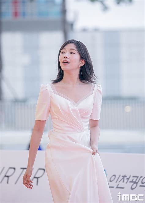 포토 윤가이 걸으믄여 기분이 조크든요