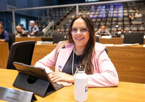 Nina Braga Propõe Obrigatoriedade De Banheiros Químicos Em Feiras