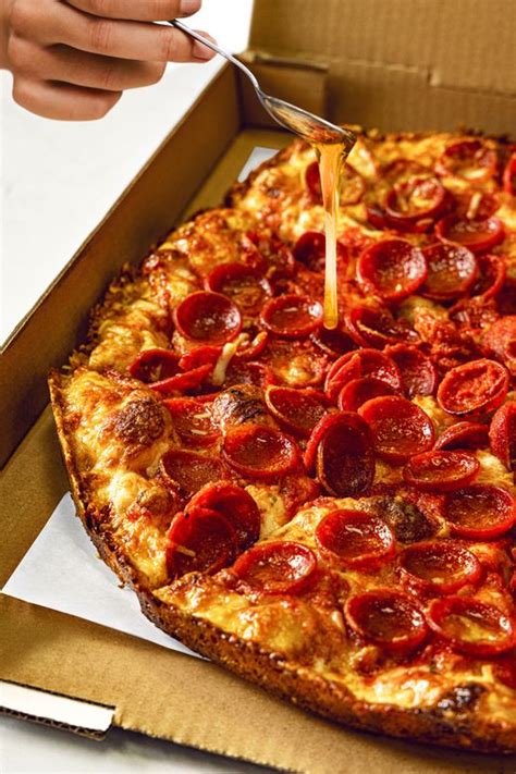 Youtuber David Dobrik Opens A Chicago Style Pizza Parlor In La Eater La