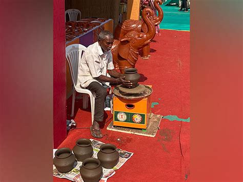 Chhattisgarh Local Artisans Seek Better Income Global Presence Through
