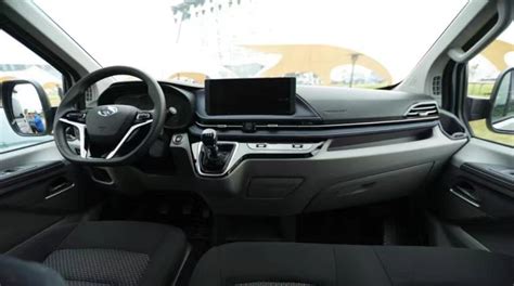 上汽大通maxus新途 V70上市，售价1388万元起凤凰网汽车凤凰网