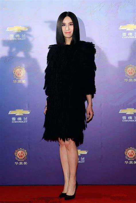 尚雯婕還是化妝再出門吧，相比之下上妝後自然點，要不然真沒眼看 每日頭條
