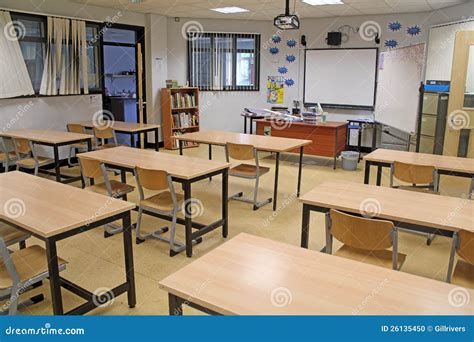 Σχολική τάξη εκδοτική εικόνα εικόνα από 26135450
