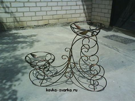 Кованые напольные подставки для цветов (цветочницы, стойки, этажерки и ...
