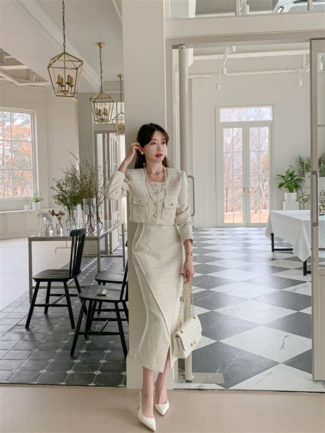 리세느 트위드 스퀘어넥 노카라 크롭 단추 긴팔 자켓세미 머메이드 슬림 튤립 롱 트임 사선 절개 스커트 여성 수트 정장 투피스 세트