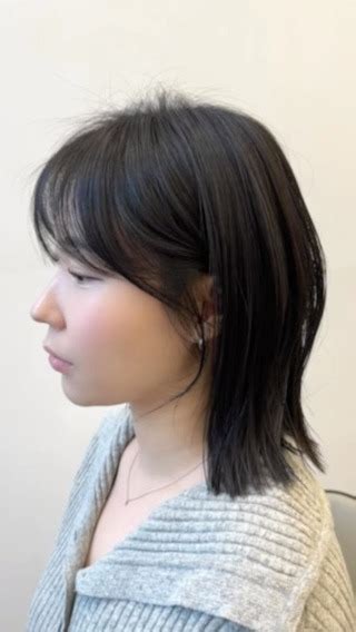 맨즈헤어강자 유리 시스루컷 리프컷 가일컷 아이롱펌 갈매남자머리 안녕하세요 헤어디자이너 유리입니다 꾸준히 사랑받는 단발 태슬컷 가벼운 느낌의 슬릭펌 으로 다가온 장마를