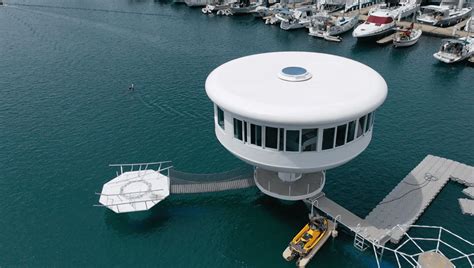 1 5 Million Floating Home Partially Sinks During Unveiling In Panama