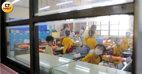 教師不敢管釀13歲少年竟是文盲？「無中輟紀錄」總在教室角落玩 社會 中時新聞網