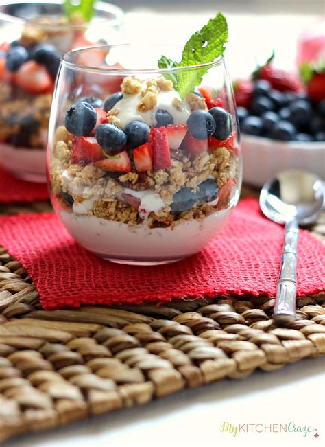 Berry Fruit And Yogurt Granola Parfait My Kitchen Craze