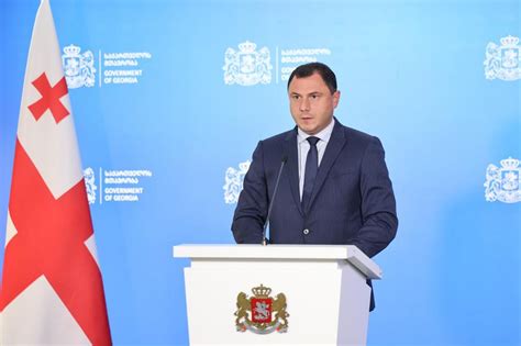 გიორგი ამილახვარი სკოლებში მეათე მეთორმეტე კლასების პროგრამაში