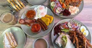 10 Salchichas 6 Huevos Bacon Morcilla Y 16 Rebanadas De Pan Un Hombre Logra El Reto De