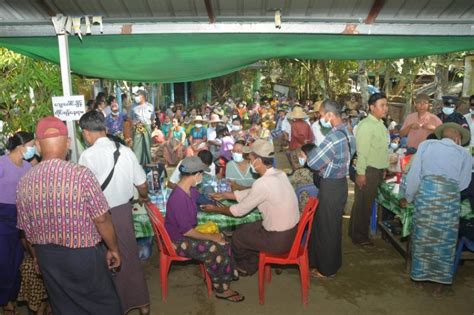တပ်မတော်မြစ်တွင်းသွား ဆေးရုံရေယာဉ် ရွှေပုဇွန် နှင့် မြစ်ရေယာဉ် စကု မော