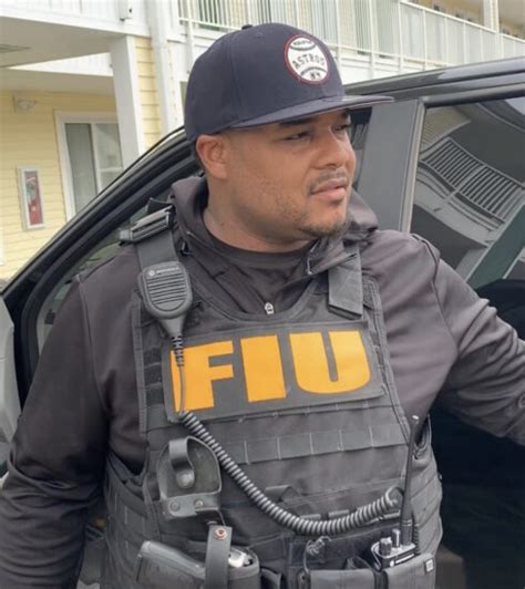 Houston Bounty Hunter Hawk Hawk Jfiu Human Hunter