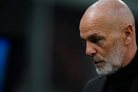 Milan Pioli è Davvero Nei Guai Ko Pesantissimo E Difesa Inventata Col
