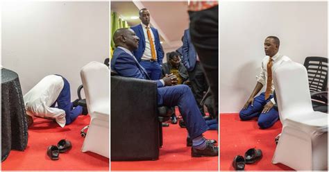 Picha Ya Hussein Mohammed Akisali Muda Mfupi Kufuatia Ushindi Wa Rais