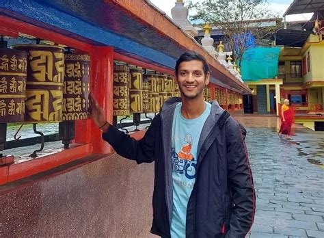 Pratik Jain Traveller Vloger Age Height Wife Name Net Worth Wife