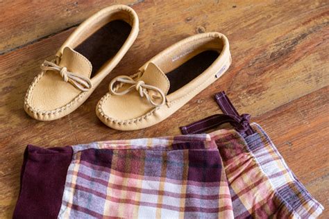 Mens Wide Soft Sole Genuine Cowhide Leather Indoor Moccasin Slippers