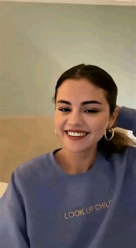 Selena R Selenagomezhot