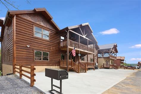 Brand New Smoky Mtn Cabin 8br Indoor Pool Hottub Cabins For Rent In