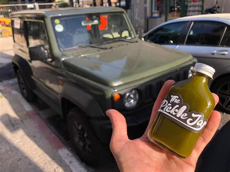 The Pickle Jar הרוטב הצבאי החדש שלנו על בסיס שום חלפיניו שמיר ומלפפונים חמוצים 🥒 100 מל