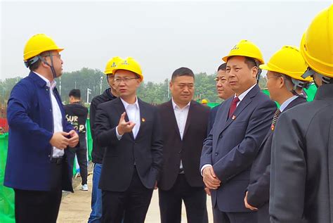 界首市领导来植物园安置区三期项目观摩指导