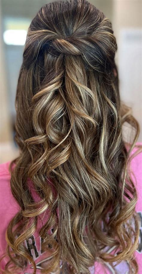 Best Hairstyles For Prom 2022