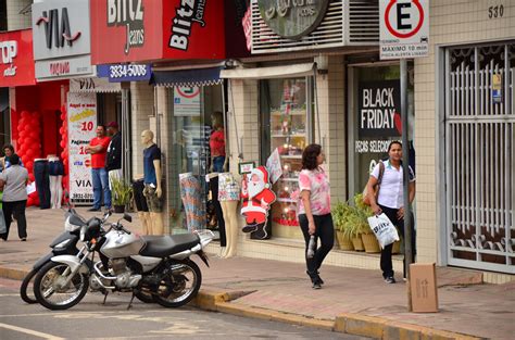 Campanha Natal CDL Itabira deve movimentar R 50 milhões e sortear três