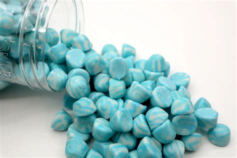 Blue Raspberry Twist Kisses The Shop Sweets For The Uk