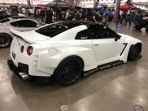 Rocket Bunny GT R