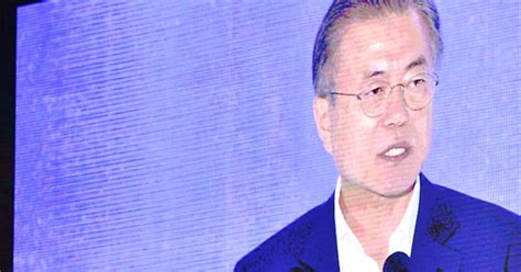효성 전주공장 투자협약식 참석해 격려사 하는 文대통령