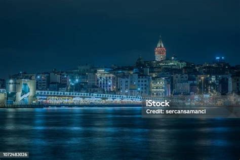 갈라타 타워 갈라타 다리 Karakoy 지구 터키 이스탄불밤에 골든 혼 갈라타에 대한 스톡 사진 및 기타 이미지 갈라타