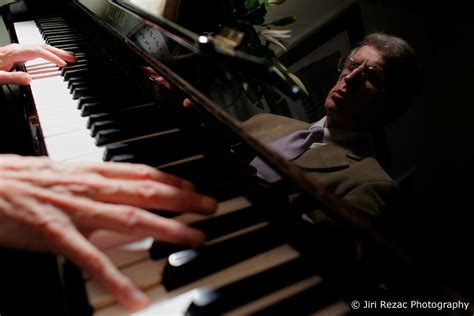 How Can Clive Wearing Play The Piano Ins