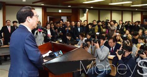 머니s포토 대권출마 뜻 펼치는 정운찬 전 총리