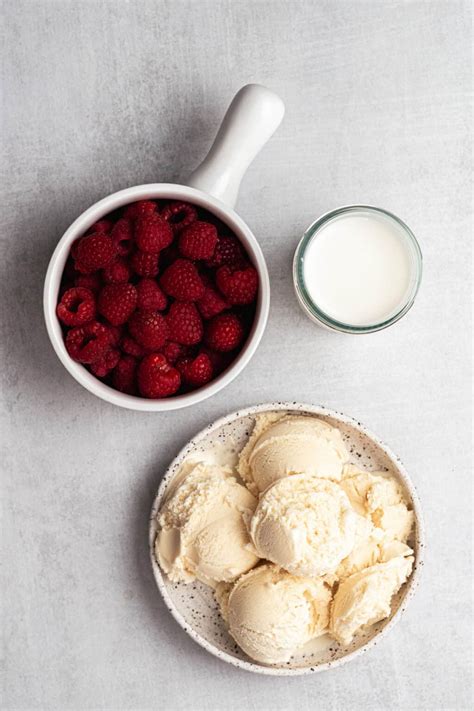 Raspberry Milkshake No Heat Needed