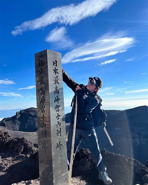 大倉士門さんのインスタグラム写真 大倉士門instagram「一生に一度の経験！！ 🗻 こないだ大好きな友達と 富士山登ってきました