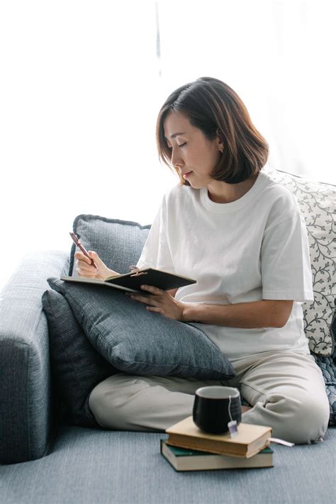 14 Valuable Journaling Tips For Beginners — Thrive While Smiling